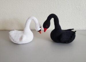 8 Crochet Swan Patterns