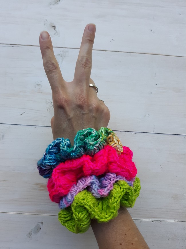 20 Free Crochet Scrunchie Patterns For Beginners