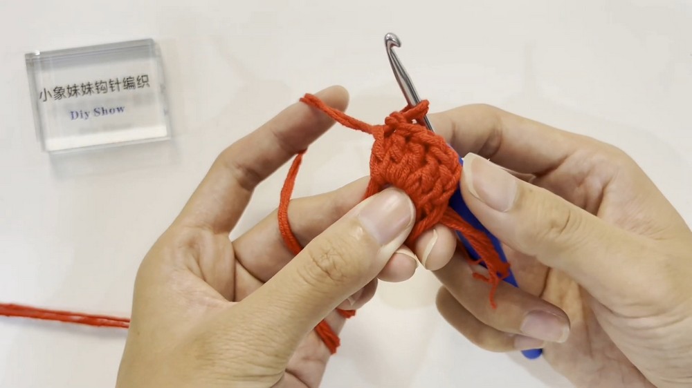 Free Crochet Red and White Bag Pattern You’ll Love to Carry