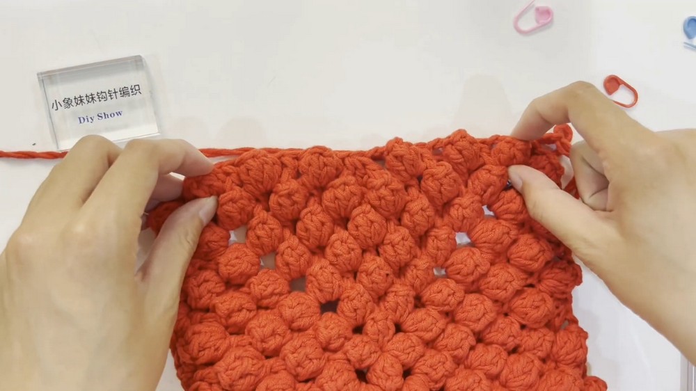 Free Crochet Red and White Bag Pattern You’ll Love to Carry