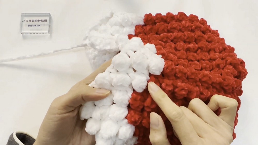 Free Crochet Red and White Bag Pattern You’ll Love to Carry