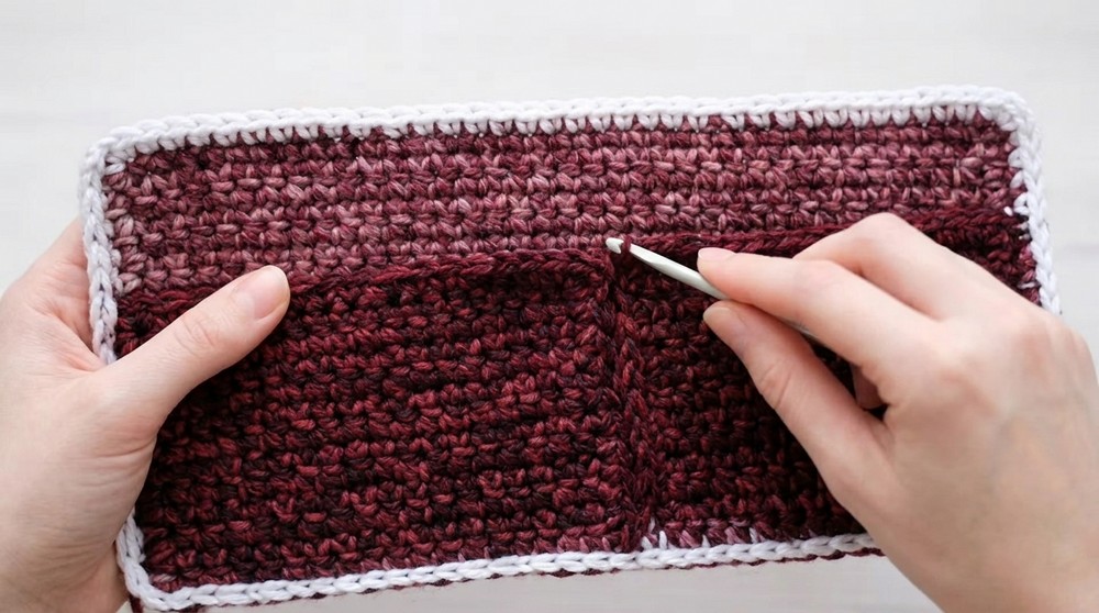 Trendy Free Crochet Unisex Wallet Pattern for Any Style